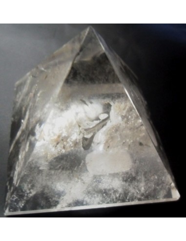 Pyramide de cristal